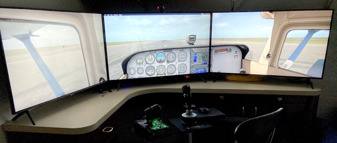 Geometric distortion in a triple-monitor setup for MSFS 2020, compared ...